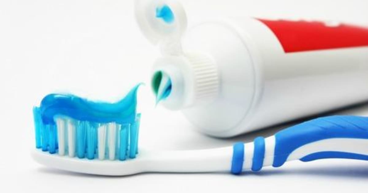 Toothbrush / toothpaste | Camping checklist