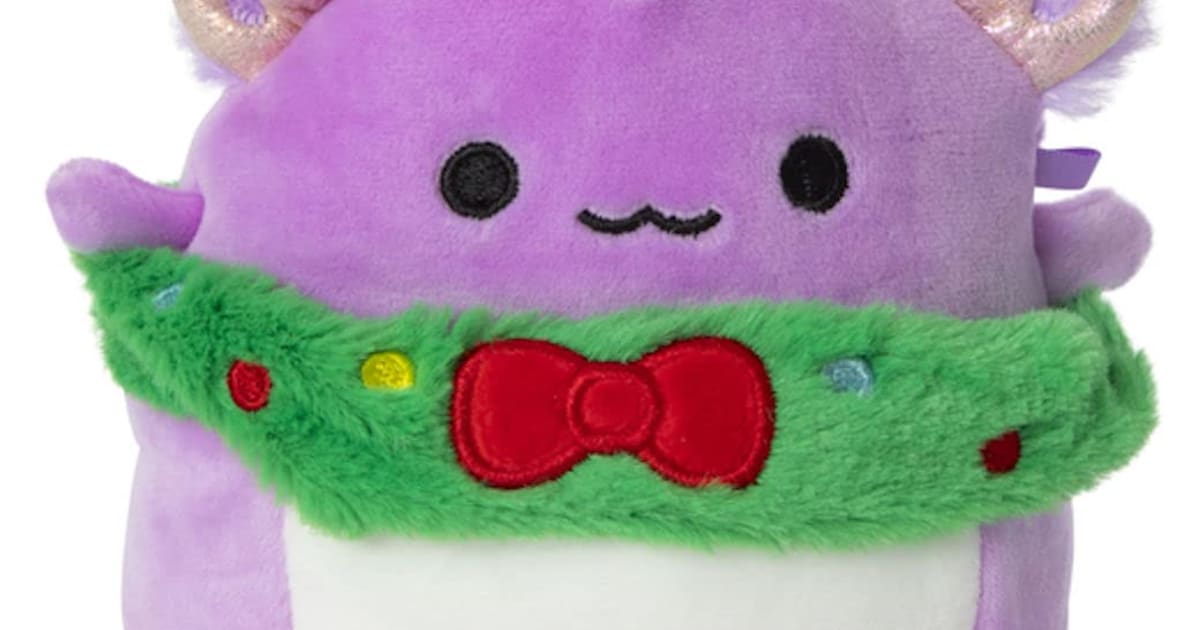 Svenja (wreath) | The Ultimate list of Axolotl Squishmallows