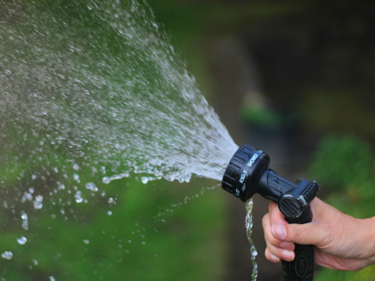 5 Tips to Make Your Garden More Water-Efficient by @gardenersyards